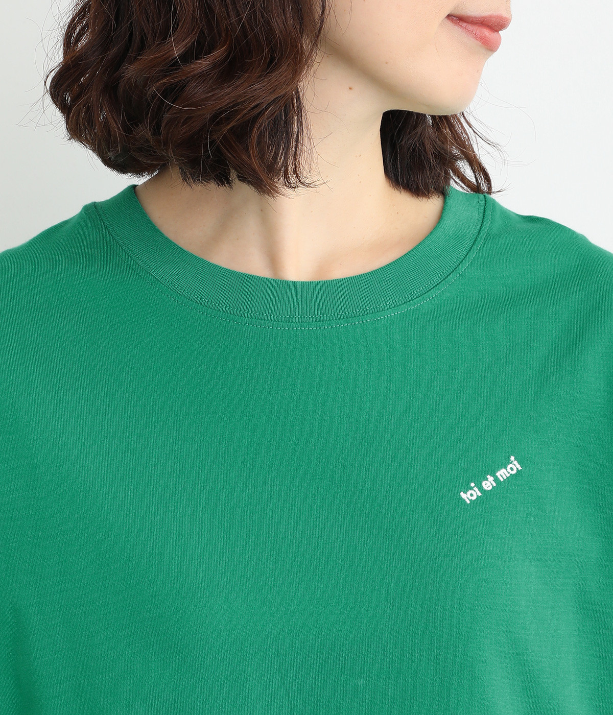 ミニロゴ刺繍カラーTシャツ（POU DOU DOU）の商品詳細